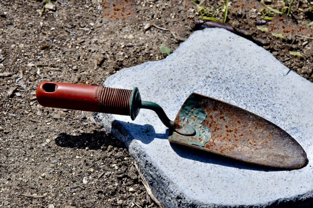 13 Handy Trowels for Your Home Improvement Needs