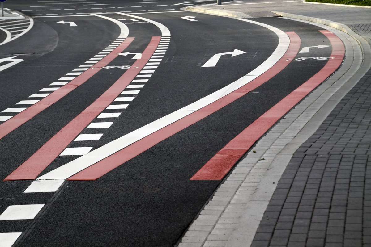 Understanding 10 Road Markers Implemented by the MMDA - Pinoy Builders