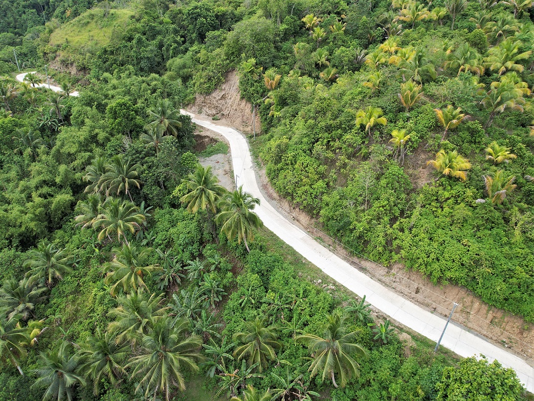 DPWH Paves A 500-meter long Farm-to-Market Road For Farmers In Davao ...